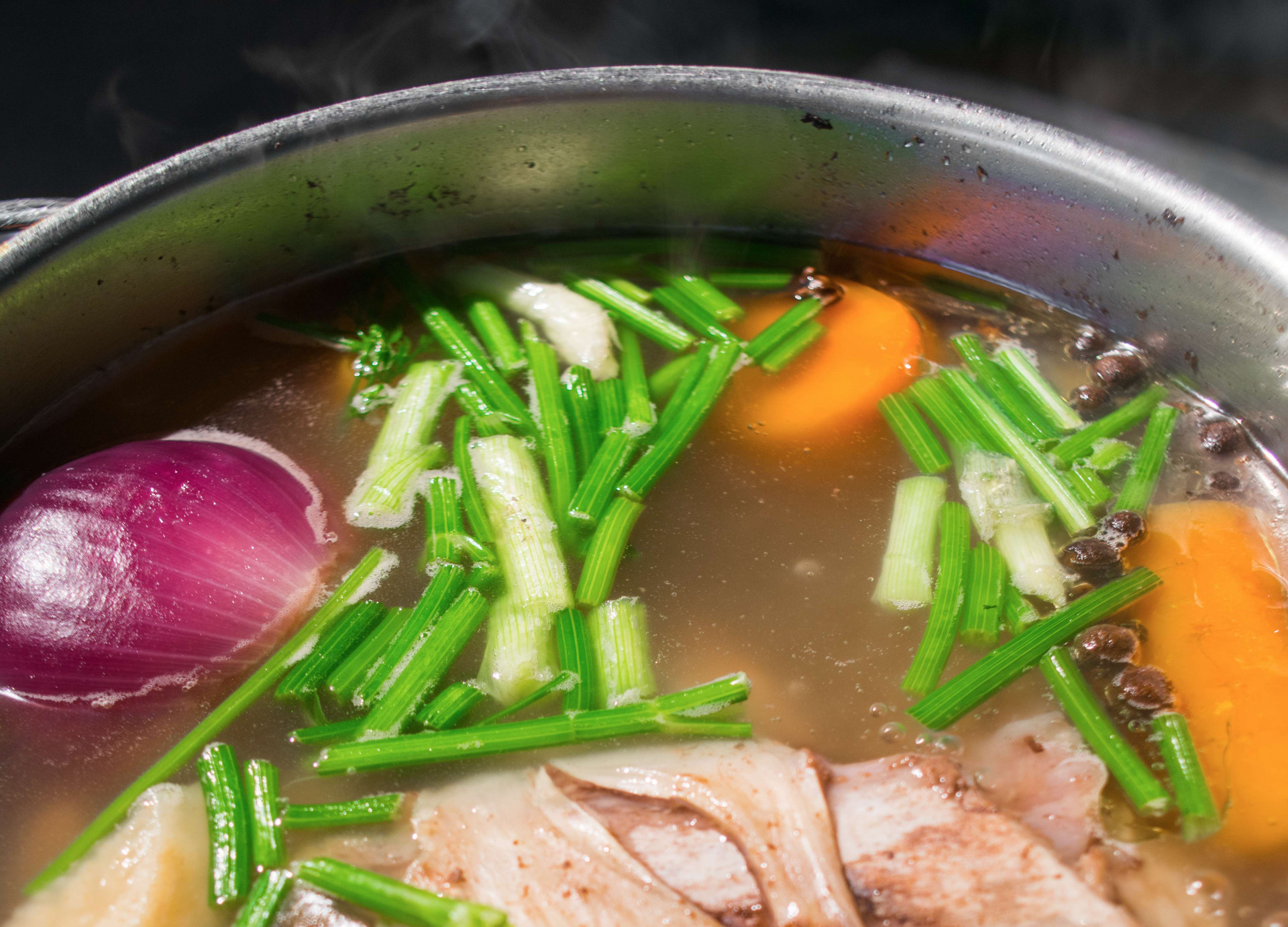 How to make your own Bone Broth - Dominique Ludwig